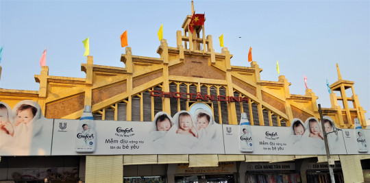 Rong chơi 4 khu chợ nức tiếng Sài Gòn, cuối tuần không lo chán - iVIVU.com