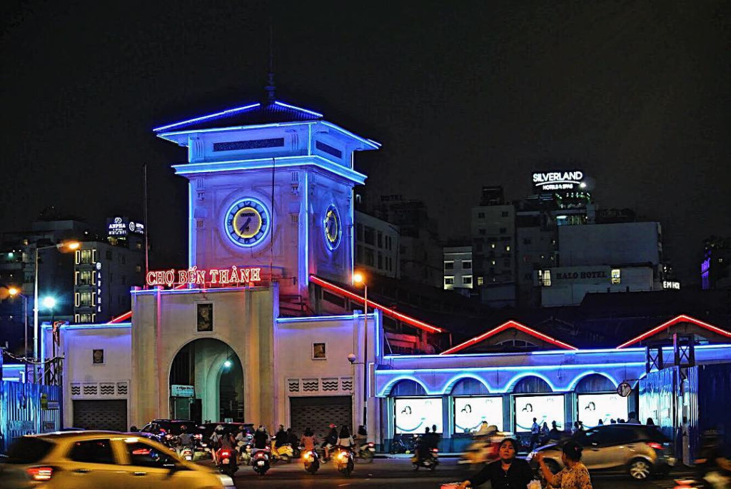 Rong chơi 4 khu chợ nức tiếng Sài Gòn, cuối tuần không lo chán - iVIVU.com