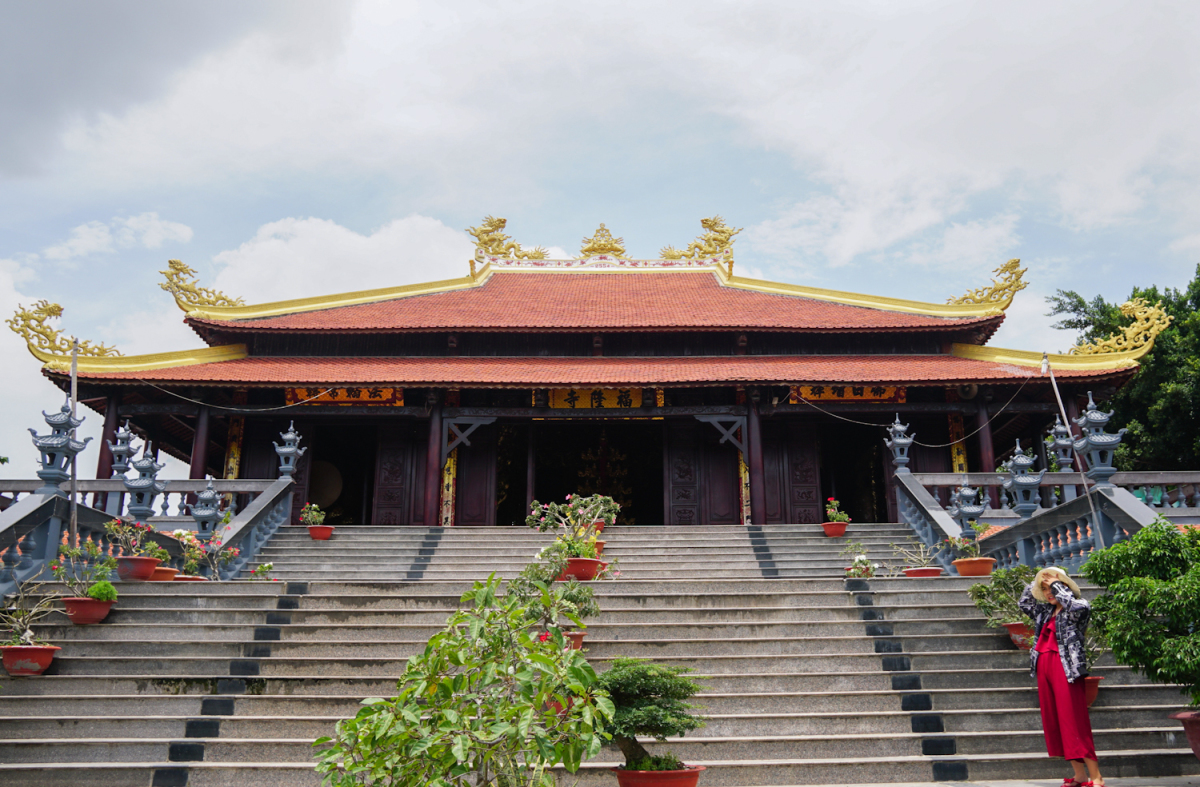 Explore the Top 14 Temples in Saigon for a Tranquil Journey - Mytour