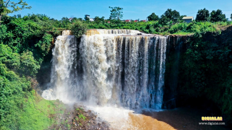Thác Xung Khoeng - Thác nước đẹp hùng vĩ giữa phố núi Gia Lai - iVIVU.com