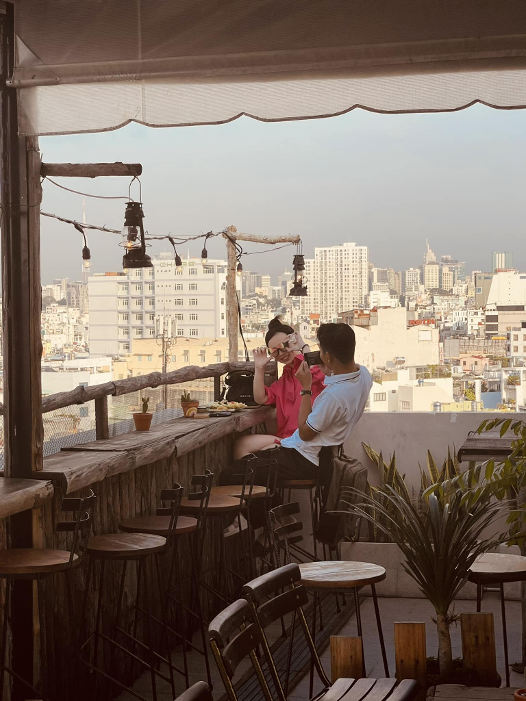"Chill" cùng 13 quán rooftop Sài Gòn khiến giới trẻ mê tít - iVIVU.com