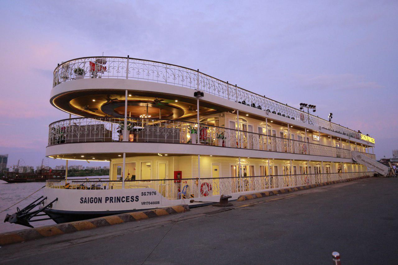 Top 3 Luxury Cruises in Saigon for a Romantic Dinner on the River - Mytour