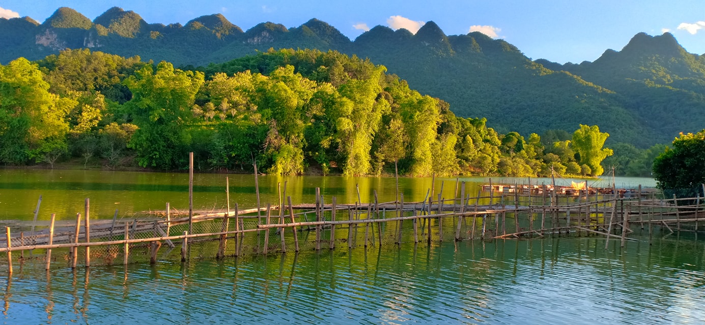 Hòa mình trong làn nước xanh mát ở hồ Chiềng Khoi, Sơn La - iVIVU.com