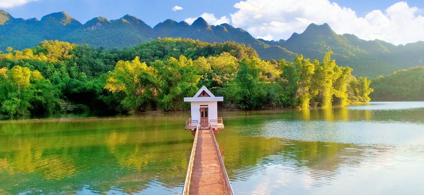 Hòa mình trong làn nước xanh mát ở hồ Chiềng Khoi, Sơn La - iVIVU.com