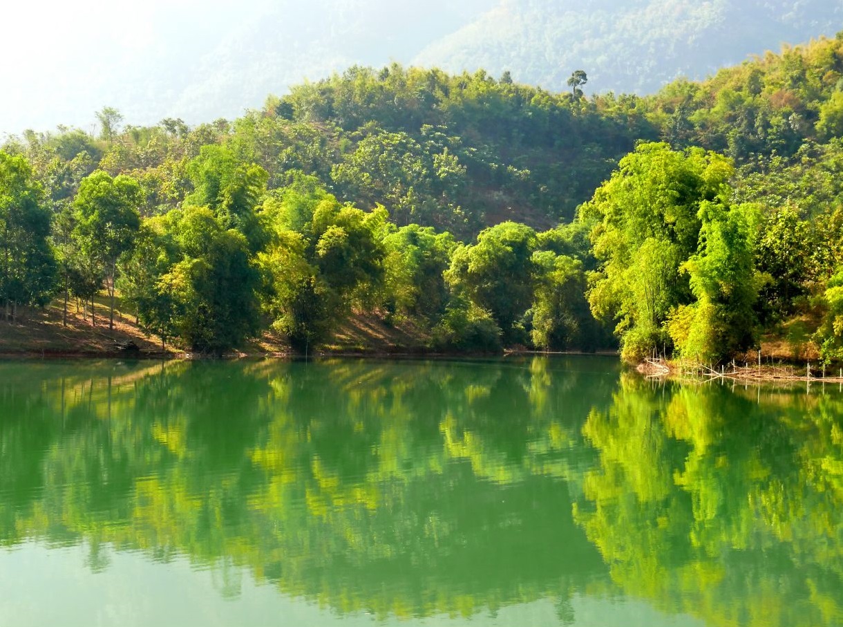 Hòa mình trong làn nước xanh mát ở hồ Chiềng Khoi, Sơn La - iVIVU.com