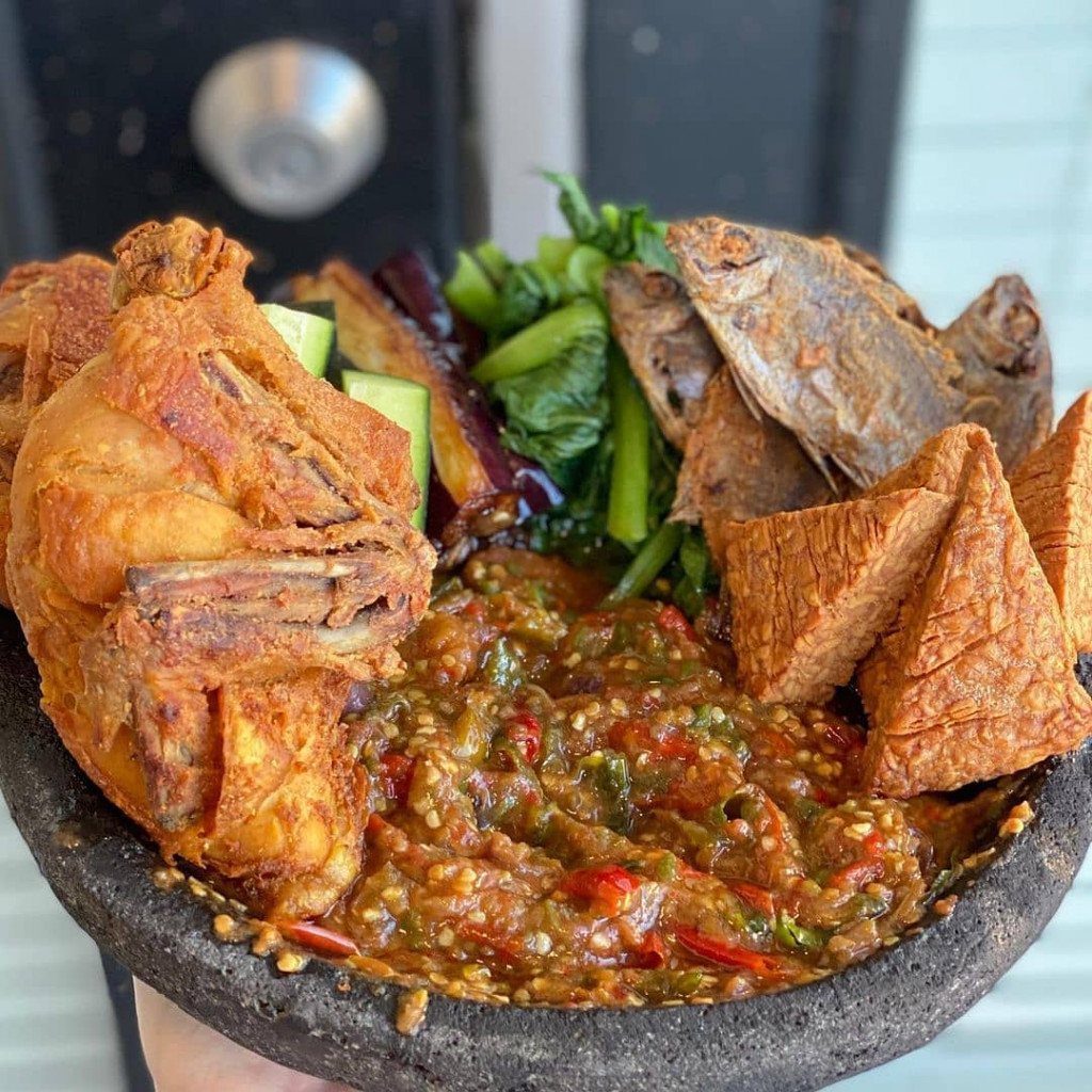 Top 7 món ăn siêu cay của Indonesia đáng để thử - iVIVU.com