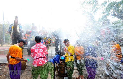 Những điều thú vị về lễ hội té nước Songkran truyền thống ở Thái Lan ...