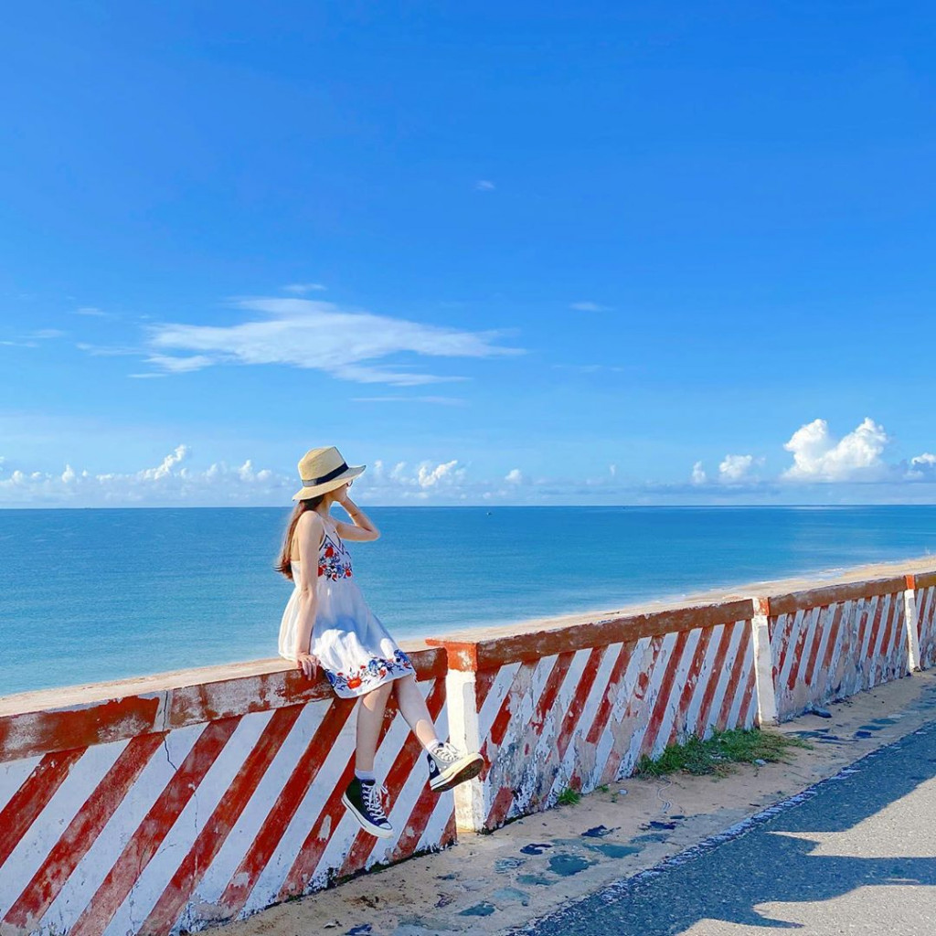 Hòa mình vào bức tranh biển cả quyến rũ của Hòn Rơm, Mũi Né