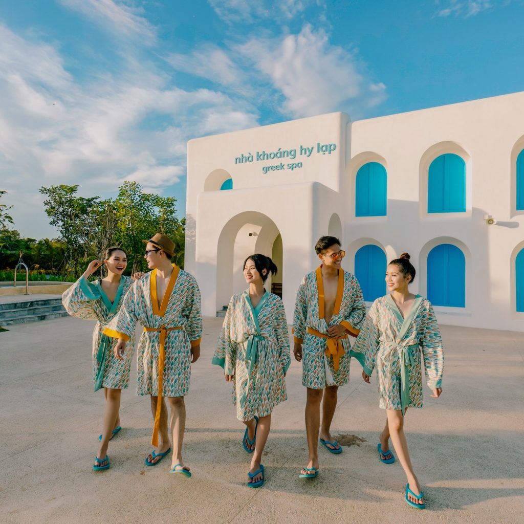 Thế giới khoáng nóng siêu thú vị tại Minera Hot Springs Bình Châu