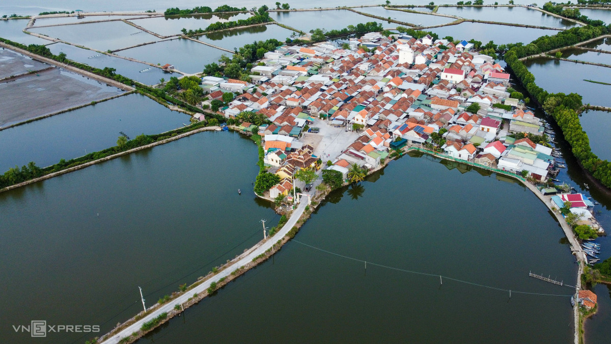 Làng Hà Liên - ngôi làng tựa ốc đảo giữa đầm Nha Phu