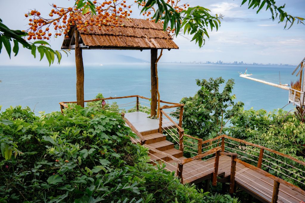 Top 3 quán cafe view đẹp trên đèo Hải Vân quyến rũ mọi du khách